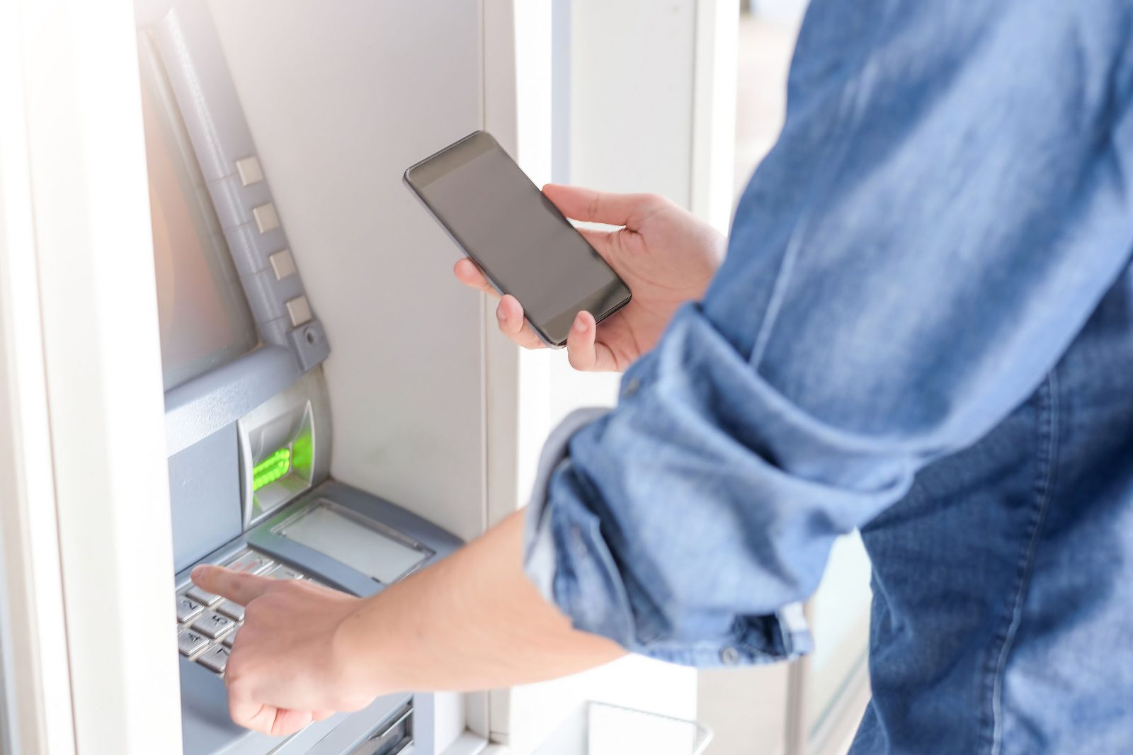 Cómo sacar dinero de un cajero automático sin tarjeta | BBVA